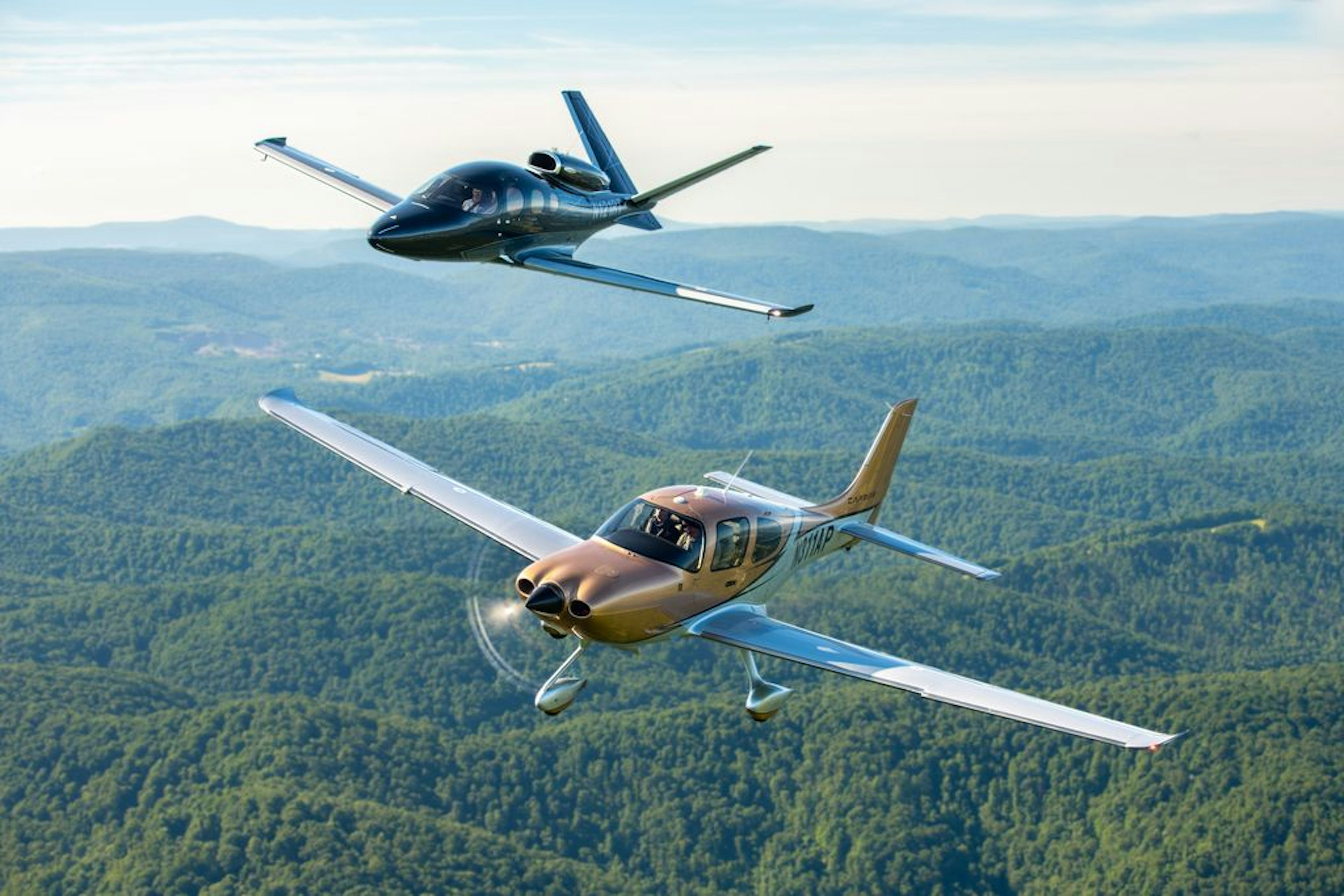 Cirrus Aircraft Celebrates 9,000 SR Series Deliveries with Destination ...